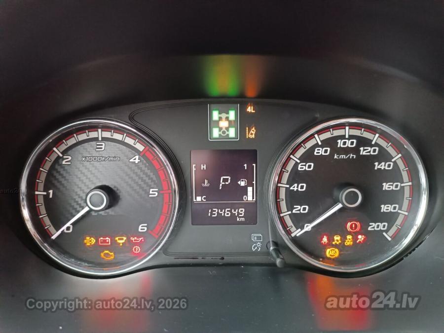 Pelēks Mitsubishi l-200 2017 Tallina, ar dzinēja tilpumu 2.40 L un nobraukumu 135 tūkst. km par 21900 €, foto 14 vietnē AUTOMOTO.COM.LV