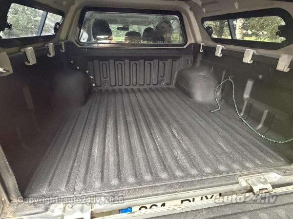 Grey Mitsubishi l-200 2019 in Narva, with an engine capacity of 2.40 L and mileage of 79 thousand km for 25990 €, photo 10 on AUTOMOTO.COM.LV