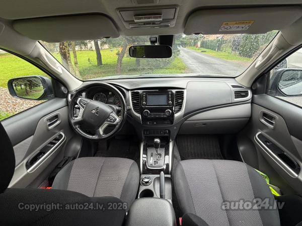 Grey Mitsubishi l-200 2019 in Narva, with an engine capacity of 2.40 L and mileage of 79 thousand km for 25990 €, photo 11 on AUTOMOTO.COM.LV