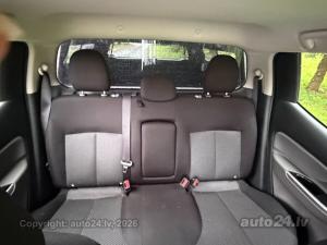 Pelēks Mitsubishi l-200 2019 Narva, ar dzinēja tilpumu 2.40 L un nobraukumu 79 tūkst. km par 25990 €, foto 12 vietnē AUTOMOTO.COM.LV