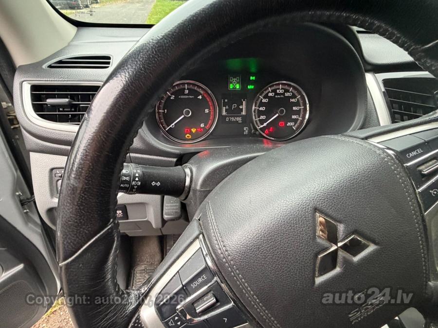 Pelēks Mitsubishi l-200 2019 Narva, ar dzinēja tilpumu 2.40 L un nobraukumu 79 tūkst. km par 25990 €, foto 14 vietnē AUTOMOTO.COM.LV