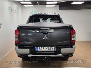 Grey Mitsubishi l-200 2021 in Tallinn, with an engine capacity of 2.30 L and mileage of 117 thousand km for 27900 €, photo 6 on AUTOMOTO.COM.LV
