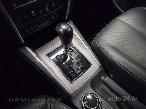 Grey Mitsubishi l-200 2021 in Tallinn, with an engine capacity of 2.30 L and mileage of 117 thousand km for 27900 €, photo 13 on AUTOMOTO.COM.LV