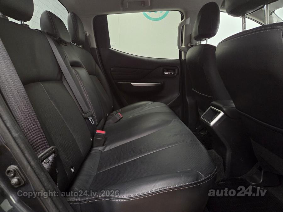 Grey Mitsubishi l-200 2021 in Tallinn, with an engine capacity of 2.30 L and mileage of 117 thousand km for 27900 €, photo 22 on AUTOMOTO.COM.LV