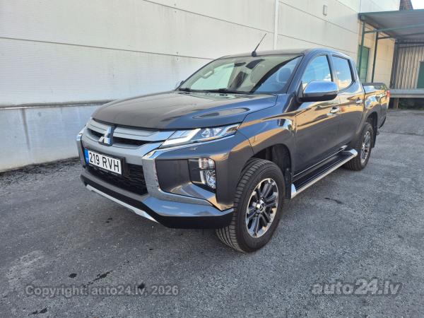 Pelēks Mitsubishi l-200 2022 Pērnava, ar dzinēja tilpumu 2.30 L un nobraukumu 123 tūkst. km par 29500 €, foto  vietnē AUTOMOTO.COM.LV