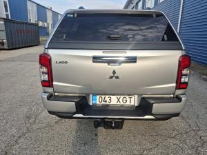 Pelēks Mitsubishi l-200 2022 Tallina, ar dzinēja tilpumu 2.30 L un nobraukumu 86 tūkst. km par 28800 €, foto 10 vietnē AUTOMOTO.COM.LV