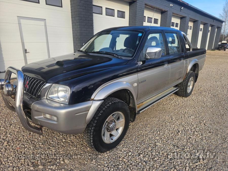 Pelēks Mitsubishi l-200 2004 Tallina, ar dzinēja tilpumu 2.50 L un nobraukumu 257 tūkst. km par 4500 €, foto 1 vietnē AUTOMOTO.COM.LV