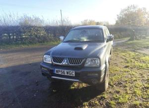 Grey Mitsubishi l-200 2005 in Raseiniai, with an engine capacity of 2.48 L and mileage of 170 thousand km for 2800 €, photo 2 on AUTOMOTO.COM.LV