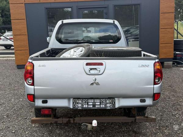 Pelēks Mitsubishi l-200 2006 Kauņa, ar dzinēja tilpumu 2.50 L un nobraukumu 92 tūkst. km par 7500 €, foto 4 vietnē AUTOMOTO.COM.LV