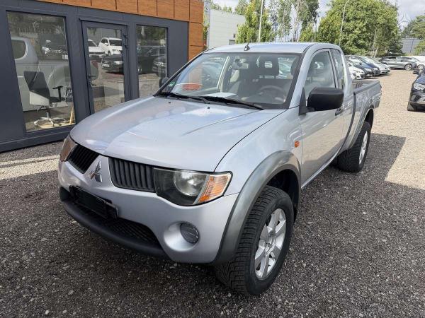 Pelēks Mitsubishi l-200 2006 Kauņa, ar dzinēja tilpumu 2.50 L un nobraukumu 92 tūkst. km par 7500 €, foto 9 vietnē AUTOMOTO.COM.LV
