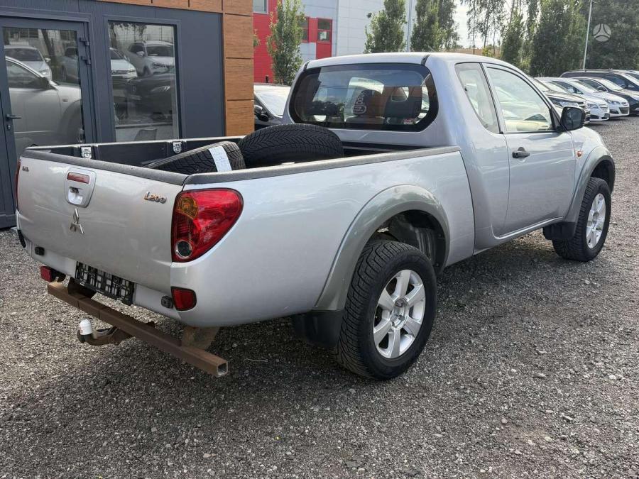 Pelēks Mitsubishi l-200 2006 Kauņa, ar dzinēja tilpumu 2.50 L un nobraukumu 92 tūkst. km par 7500 €, foto 13 vietnē AUTOMOTO.COM.LV
