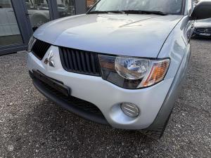 Pelēks Mitsubishi l-200 2006 Kauņa, ar dzinēja tilpumu 2.50 L un nobraukumu 92 tūkst. km par 7500 €, foto 18 vietnē AUTOMOTO.COM.LV