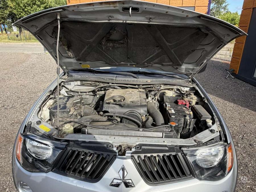 Pelēks Mitsubishi l-200 2006 Kauņa, ar dzinēja tilpumu 2.50 L un nobraukumu 92 tūkst. km par 7500 €, foto 19 vietnē AUTOMOTO.COM.LV