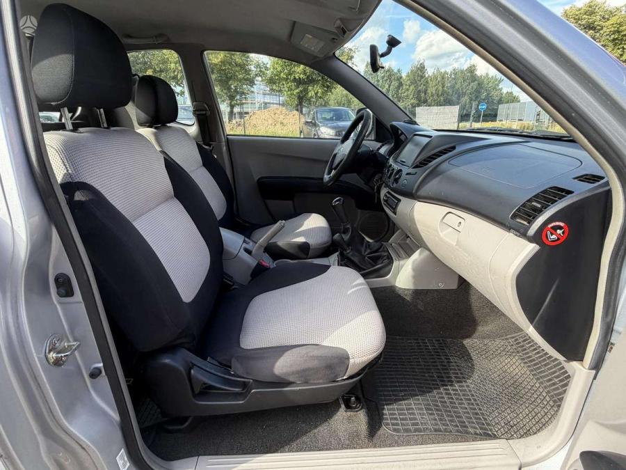 Pelēks Mitsubishi l-200 2006 Kauņa, ar dzinēja tilpumu 2.50 L un nobraukumu 92 tūkst. km par 7500 €, foto 40 vietnē AUTOMOTO.COM.LV