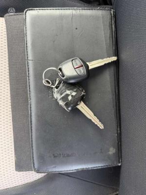 Pelēks Mitsubishi l-200 2006 Kauņa, ar dzinēja tilpumu 2.50 L un nobraukumu 92 tūkst. km par 7500 €, foto 48 vietnē AUTOMOTO.COM.LV