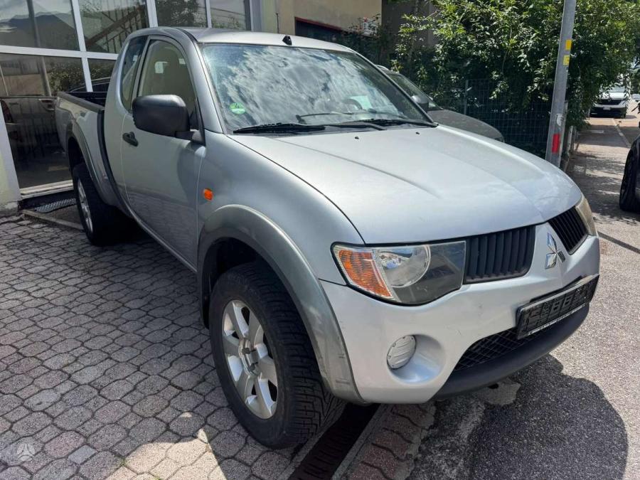 Pelēks Mitsubishi l-200 2006 Kauņa, ar dzinēja tilpumu 2.50 L un nobraukumu 92 tūkst. km par 7500 €, foto 49 vietnē AUTOMOTO.COM.LV