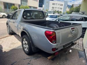 Pelēks Mitsubishi l-200 2006 Kauņa, ar dzinēja tilpumu 2.50 L un nobraukumu 92 tūkst. km par 7500 €, foto 51 vietnē AUTOMOTO.COM.LV