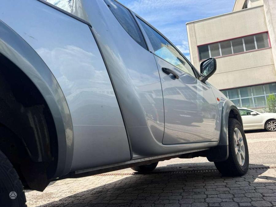 Pelēks Mitsubishi l-200 2006 Kauņa, ar dzinēja tilpumu 2.50 L un nobraukumu 92 tūkst. km par 7500 €, foto 52 vietnē AUTOMOTO.COM.LV