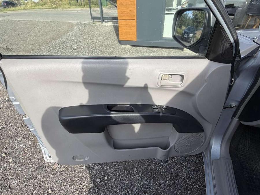 Pelēks Mitsubishi l-200 2006 Kauņa, ar dzinēja tilpumu 2.50 L un nobraukumu 92 tūkst. km par 7500 €, foto 37 vietnē AUTOMOTO.COM.LV