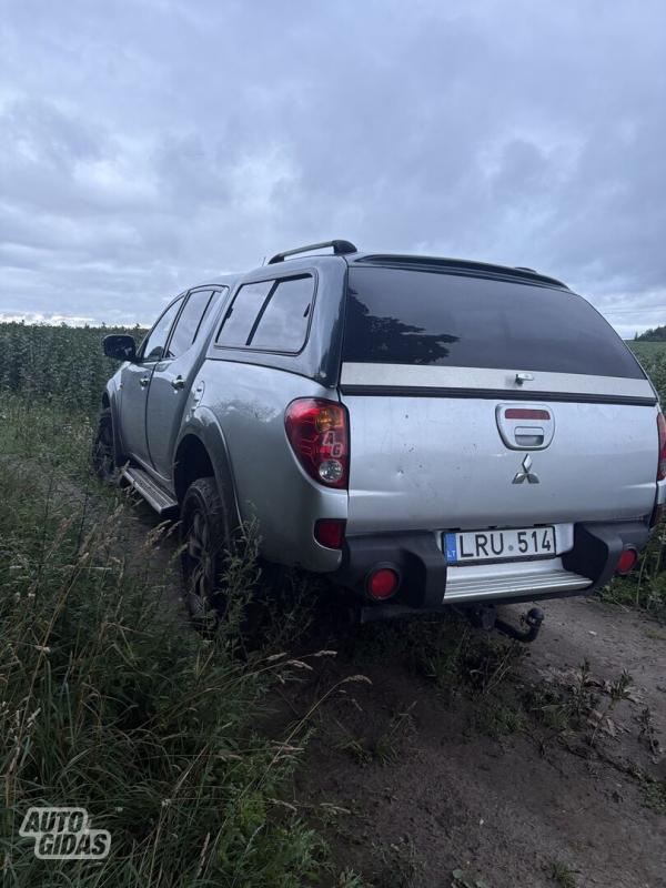 Pelēks Mitsubishi l-200 2007 Naujoji Akmenė, ar dzinēja tilpumu 2.50 L un nobraukumu 244 tūkst. km par 7500 €, foto 3 vietnē AUTOMOTO.COM.LV