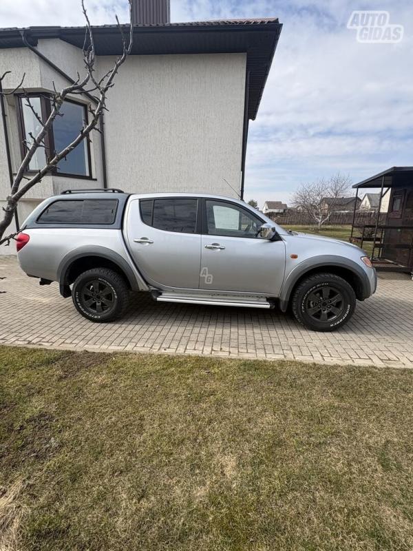 Pelēks Mitsubishi l-200 2007 Naujoji Akmenė, ar dzinēja tilpumu 2.50 L un nobraukumu 244 tūkst. km par 7500 €, foto 9 vietnē AUTOMOTO.COM.LV