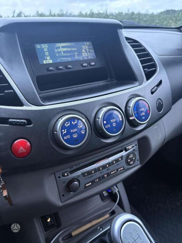 Pelēks Mitsubishi l-200 2007 Naujoji Akmenė, ar dzinēja tilpumu 2.48 L un nobraukumu 240 tūkst. km par 7500 €, foto 7 vietnē AUTOMOTO.COM.LV
