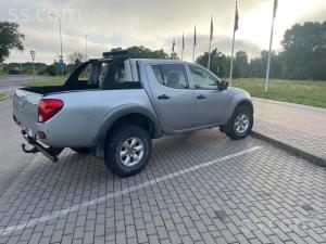 Grey Mitsubishi l-200 2007 in Liepaja, with an engine capacity of 2.40 L and mileage of 296 thousand km for 7000 €, photo 5 on AUTOMOTO.COM.LV