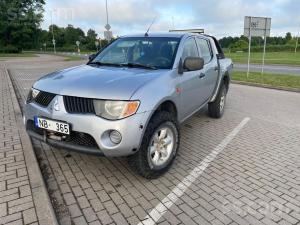 Grey Mitsubishi l-200 2007 in Liepaja, with an engine capacity of 2.40 L and mileage of 296 thousand km for 7000 €, photo 6 on AUTOMOTO.COM.LV
