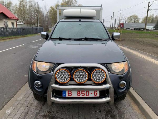 Grey Mitsubishi l-200 2007 in Riga, with an engine capacity of 0.00 L and mileage of 330 thousand km for 3900 €, photo 1 on AUTOMOTO.COM.LV