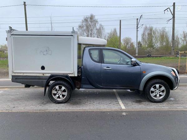 Grey Mitsubishi l-200 2007 in Riga, with an engine capacity of 0.00 L and mileage of 330 thousand km for 3900 €, photo 5 on AUTOMOTO.COM.LV