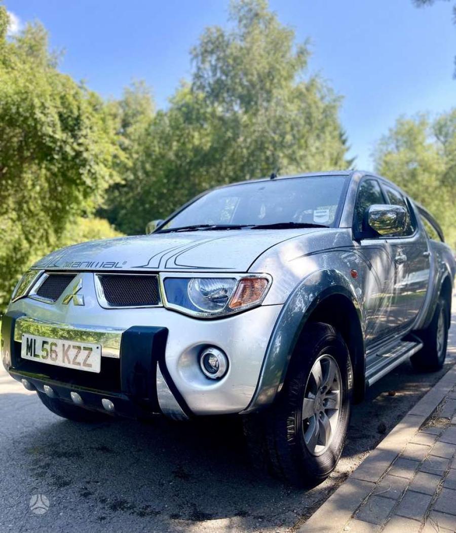 Pelēks Mitsubishi l-200 2007 Šauļi, ar dzinēja tilpumu 2.48 L un nobraukumu 151 tūkst. km par 4850 €, foto 1 vietnē AUTOMOTO.COM.LV