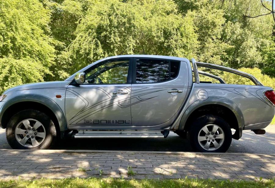 Pelēks Mitsubishi l-200 2007 Šauļi, ar dzinēja tilpumu 2.48 L un nobraukumu 151 tūkst. km par 4850 €, foto 7 vietnē AUTOMOTO.COM.LV