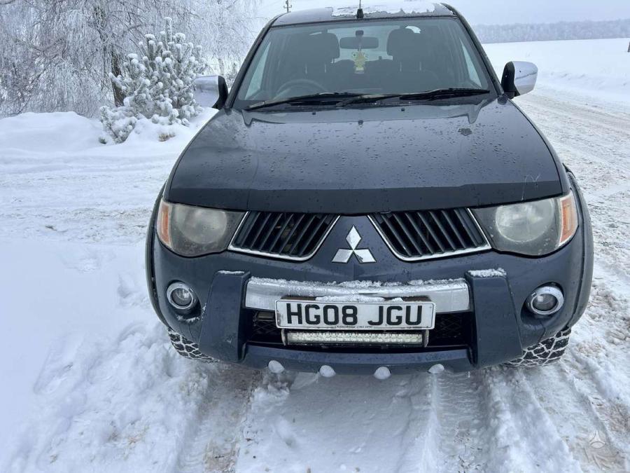 Pelēks Mitsubishi l-200 2008 Raseiniai, ar dzinēja tilpumu 2.48 L un nobraukumu 230 tūkst. km par 4800 €, foto 2 vietnē AUTOMOTO.COM.LV