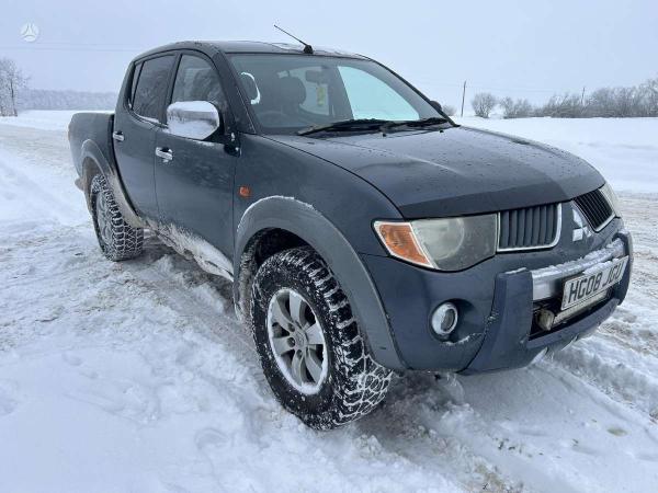 Pelēks Mitsubishi l-200 2008 Raseiniai, ar dzinēja tilpumu 2.48 L un nobraukumu 230 tūkst. km par 4800 €, foto 3 vietnē AUTOMOTO.COM.LV