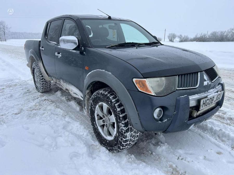Pelēks Mitsubishi l-200 2008 Raseiniai, ar dzinēja tilpumu 2.48 L un nobraukumu 230 tūkst. km par 4800 €, foto 3 vietnē AUTOMOTO.COM.LV