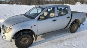 Pelēks Mitsubishi l-200 2008 Krāslava, ar dzinēja tilpumu 2.50 L un nobraukumu 385 tūkst. km par 5300 €, foto 3 vietnē AUTOMOTO.COM.LV