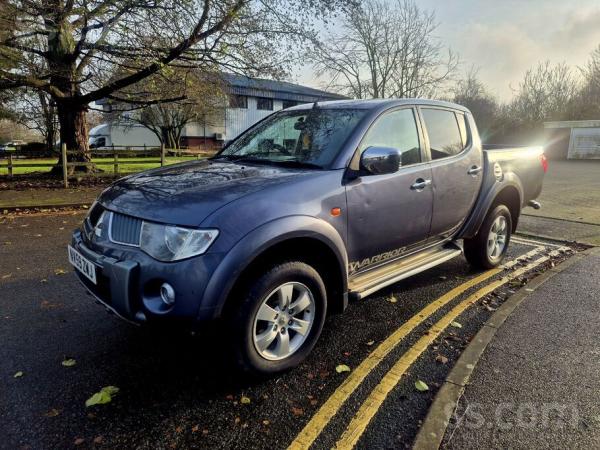 Pelēks Mitsubishi l-200 2009 Rīga, ar dzinēja tilpumu 2.50 L un nobraukumu 226 tūkst. km par 4900 €, foto 3 vietnē AUTOMOTO.COM.LV