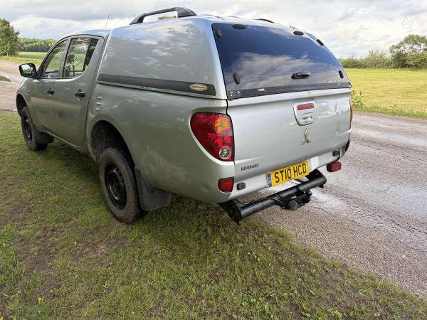 Mitsubishi l-200 2010 Raseiniai vietnÄ PelÄks Mitsubishi l-200 2010 Raseiniai, ar dzinÄja tilpumu 2.48 L un nobraukumu 230 tÅ«kst. km par 3600 ā¬, foto 8 vietnÄ AUTOMOTO.COM.LV