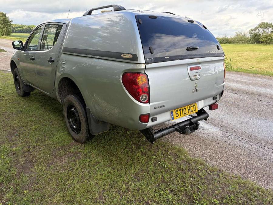 Pelēks Mitsubishi l-200 2010 Raseiniai, ar dzinēja tilpumu 2.48 L un nobraukumu 230 tūkst. km par 3600 €, foto 9 vietnē AUTOMOTO.COM.LV