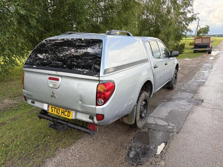 Pelēks Mitsubishi l-200 2010 Raseiniai, ar dzinēja tilpumu 2.48 L un nobraukumu 230 tūkst. km par 3600 €, foto 13 vietnē AUTOMOTO.COM.LV
