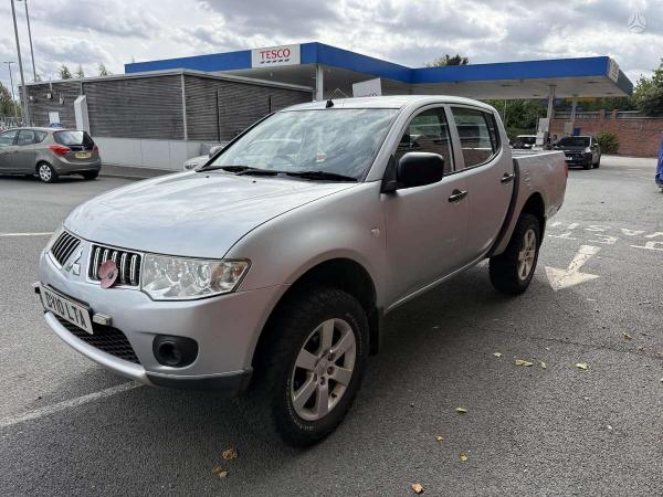 Grey Mitsubishi l-200 2010 in Riga, with an engine capacity of 2.48 L and mileage of 340 thousand km for 4700 €, photo 4 on AUTOMOTO.COM.LV