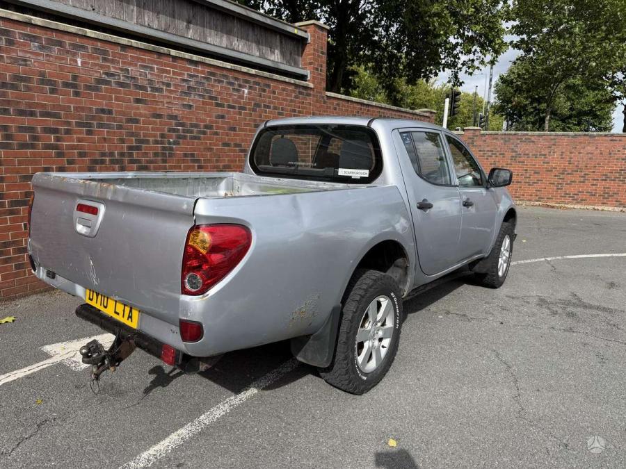 Grey Mitsubishi l-200 2010 in Riga, with an engine capacity of 2.48 L and mileage of 340 thousand km for 4700 €, photo 6 on AUTOMOTO.COM.LV