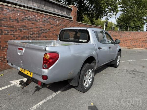 Pelēks Mitsubishi l-200 2010 Rīga, ar dzinēja tilpumu 2.50 L un nobraukumu 340 tūkst. km par 4700 €, foto 6 vietnē AUTOMOTO.COM.LV