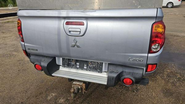 Pelēks Mitsubishi l-200 2011 Rokiškis, ar dzinēja tilpumu 2.50 L un nobraukumu 227 tūkst. km par 4600 €, foto 7 vietnē AUTOMOTO.COM.LV