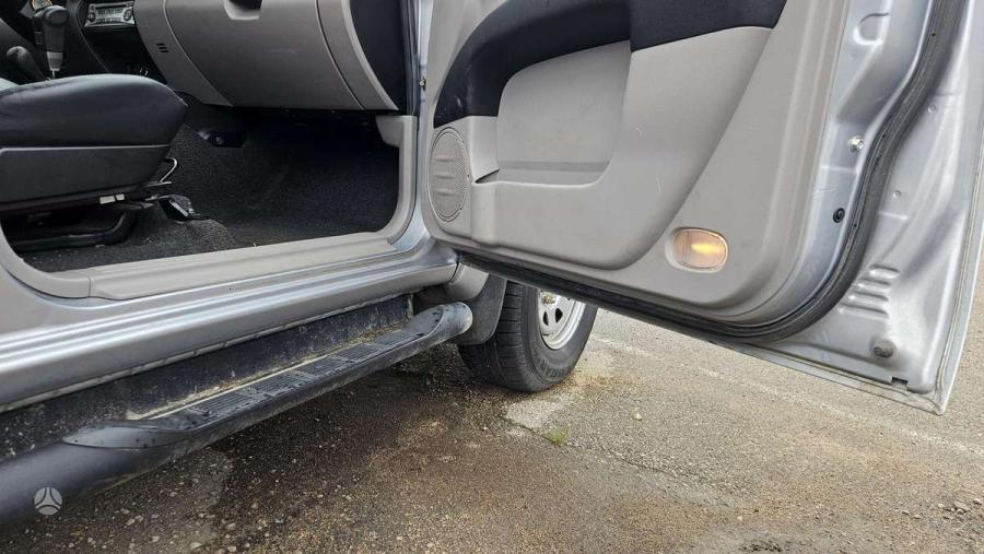 Pelēks Mitsubishi l-200 2011 Rokiškis, ar dzinēja tilpumu 2.50 L un nobraukumu 227 tūkst. km par 4600 €, foto 24 vietnē AUTOMOTO.COM.LV