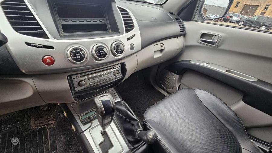 Pelēks Mitsubishi l-200 2011 Rokiškis, ar dzinēja tilpumu 2.50 L un nobraukumu 227 tūkst. km par 4600 €, foto 29 vietnē AUTOMOTO.COM.LV