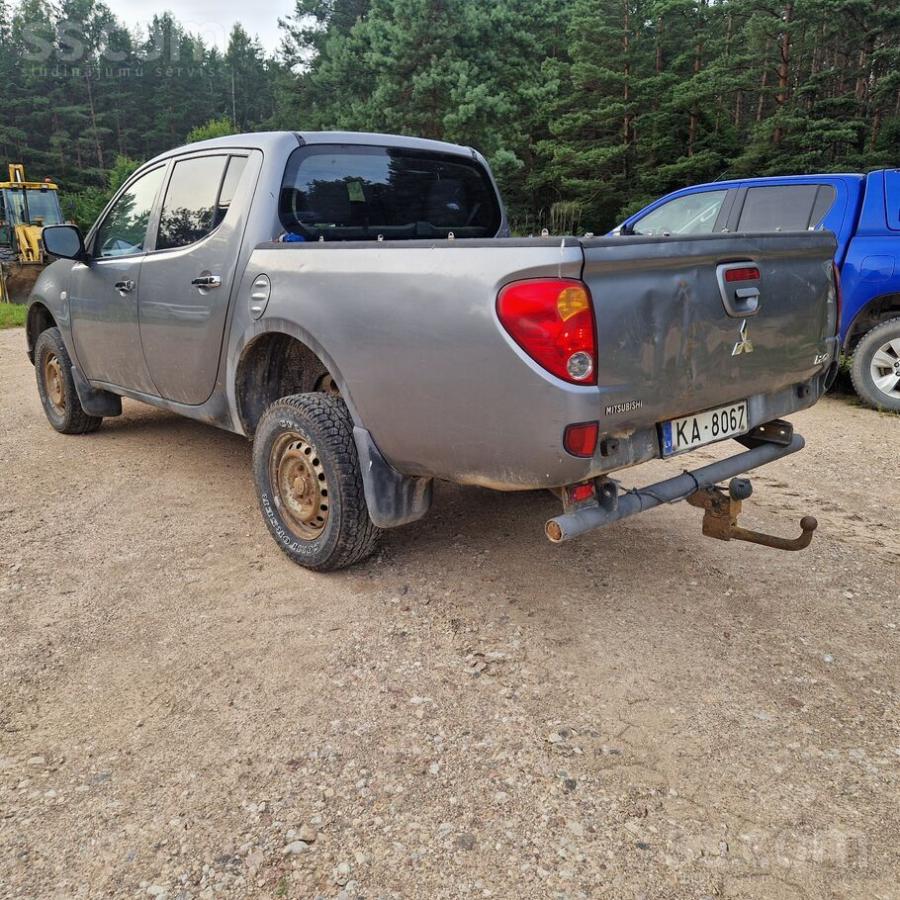 Grey Mitsubishi l-200 2015 in Tukums, with an engine capacity of 2.50 L and mileage of 411 thousand km for 5900 €, photo 5 on AUTOMOTO.COM.LV