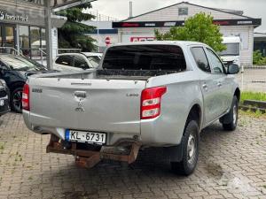 Grey Mitsubishi l-200 2016 in Riga, with an engine capacity of 2.50 L and mileage of 279 thousand km for 10450 €, photo 5 on AUTOMOTO.COM.LV