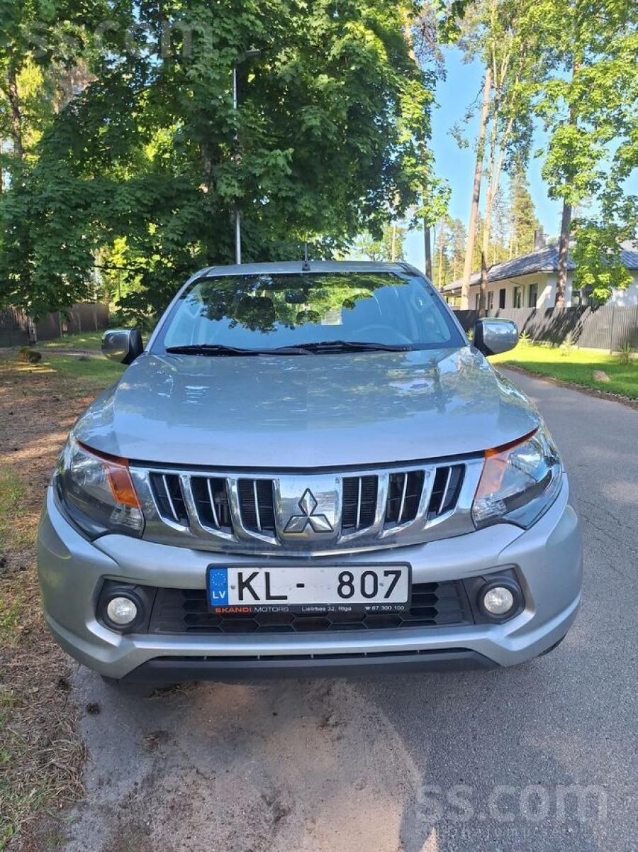 Pelēks Mitsubishi l-200 2016 Ogre, ar dzinēja tilpumu 2.40 L un nobraukumu 333 tūkst. km par 10000 €, foto 8 vietnē AUTOMOTO.COM.LV