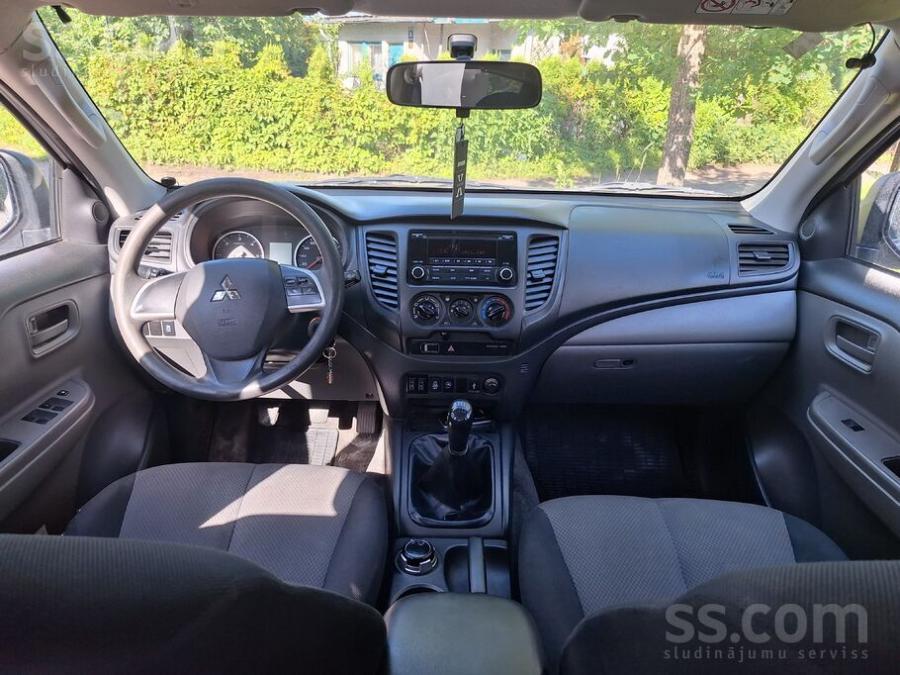 Pelēks Mitsubishi l-200 2016 Ogre, ar dzinēja tilpumu 2.40 L un nobraukumu 333 tūkst. km par 10000 €, foto 9 vietnē AUTOMOTO.COM.LV